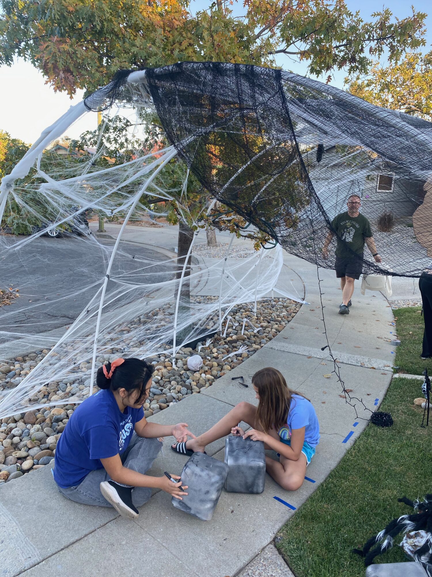 How to Make a Haunted Halloween Tunnel - Staying Blonde